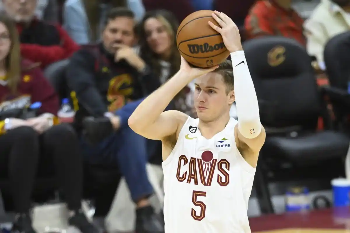 Sam Merrill assina com o Cavaliers por quarto anos